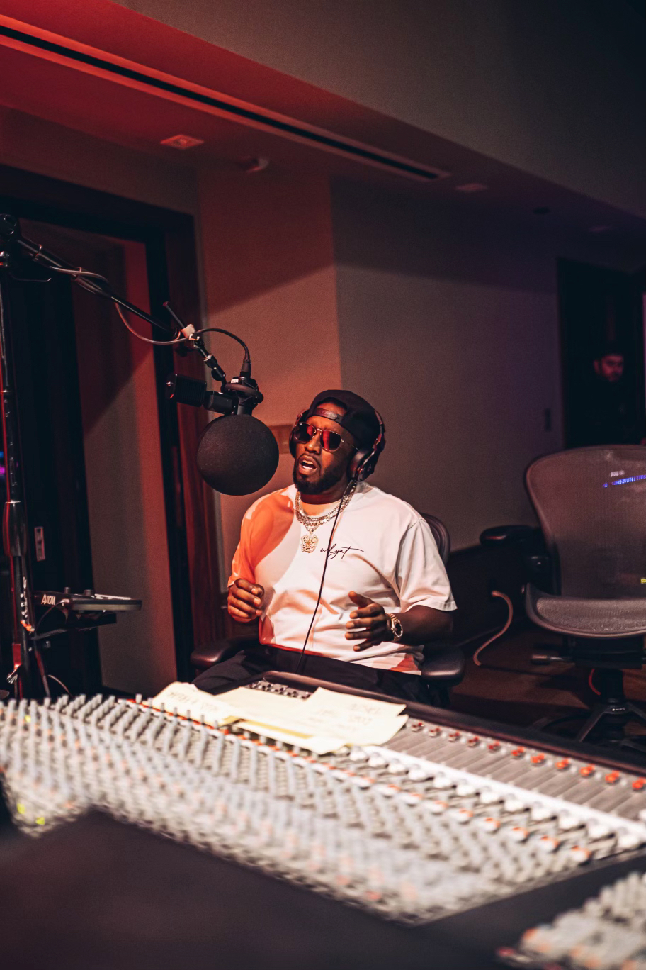 Dr. Dre & Diddy Link Up In The Studio, See Photos Of Epic Session ...