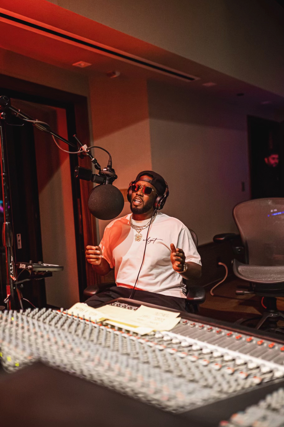 Dr. Dre & Diddy Link Up In The Studio, See Photos Of Epic Session ...