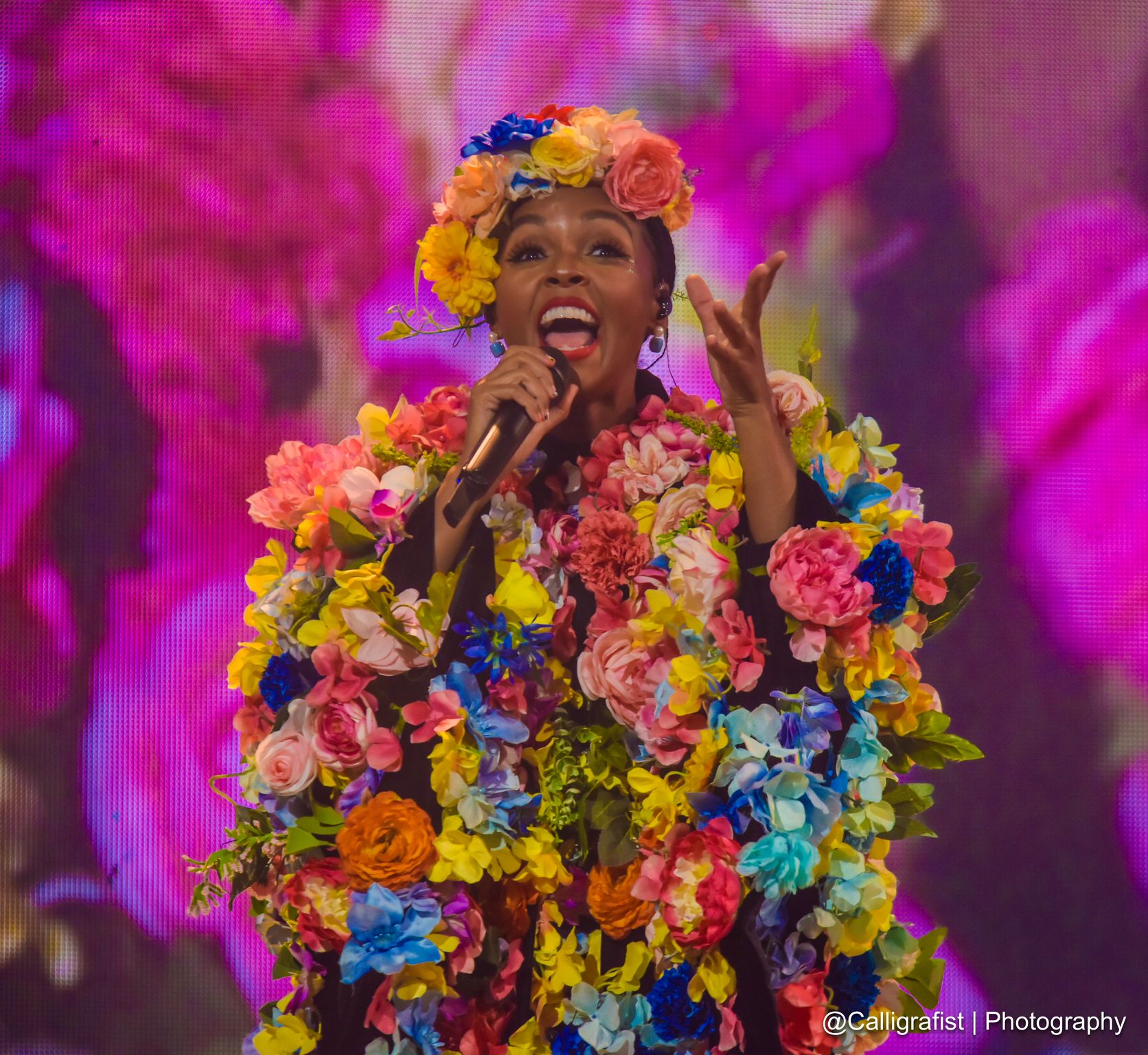 Janelle Monae Brings The Age of Pleasure Tour To Radio City Music Hall ...